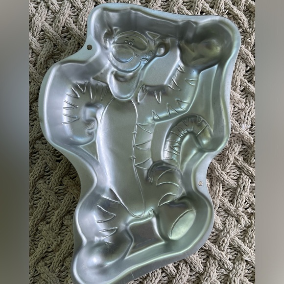 Wilton | Kitchen | Vintage Wilton Tigger Cake Pan Disney | Poshmark
